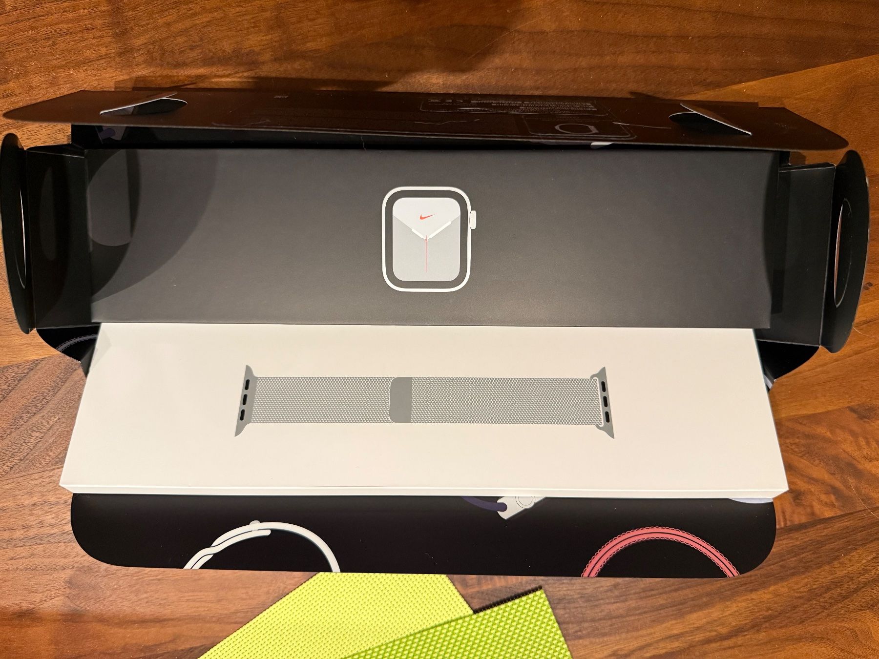 Apple Watch SE 44 mm Nike Edition (LTE, UMS) (Gebraucht) in Winterthur ...