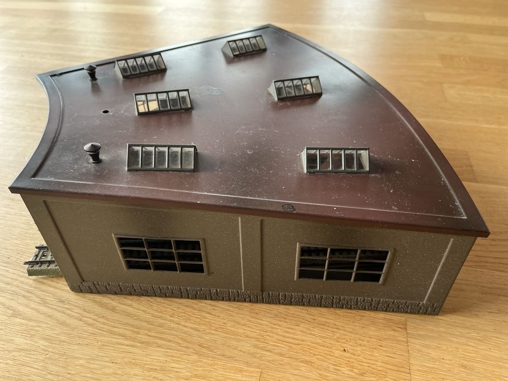 Ringlokschuppen Märklin 7028 Blech, mit Beleuchtung (Gebraucht) in ...