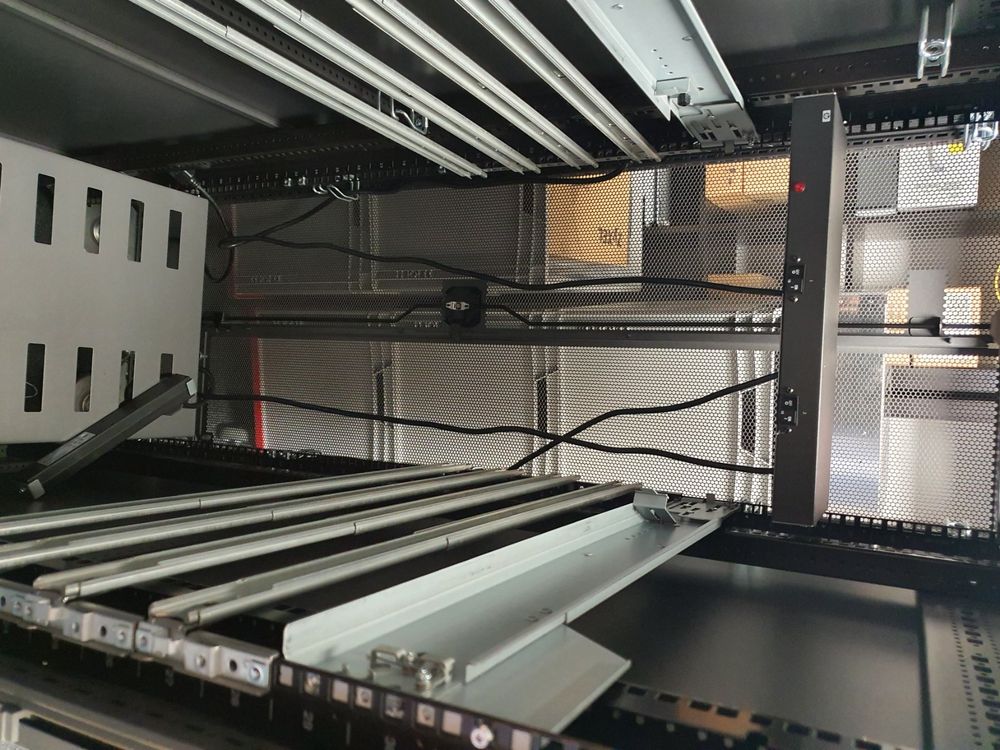 HP Server Rack 36 HE (Gebraucht) in Bassersdorf für CHF 50 – nur ...