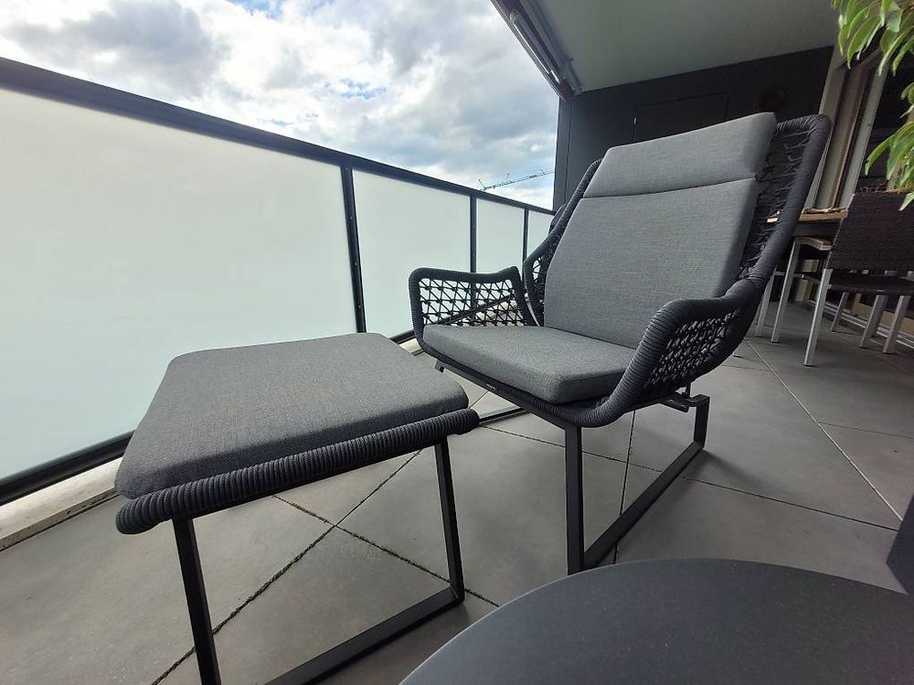 Lounge Sessel und Beinablage für Balkon Garten (Gebraucht) in ...