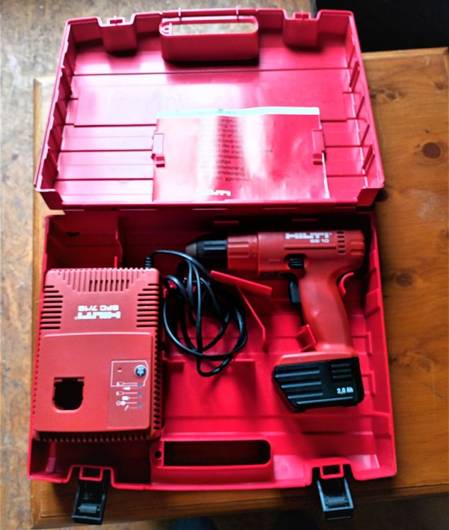 Hilti Akkuschrauber SB 10 mit Ladegerät + Akku, Akku defekt (Gebraucht ...