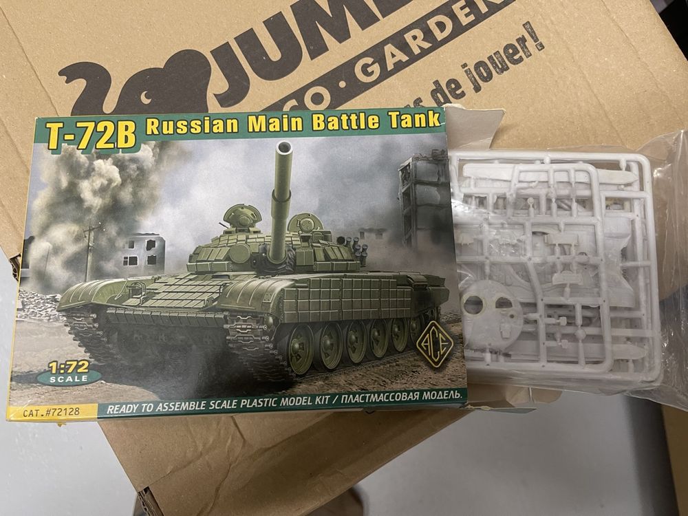 Ace models T-72B tank 1:72 (Neu (gemäss Beschreibung)) in Zürich für ...