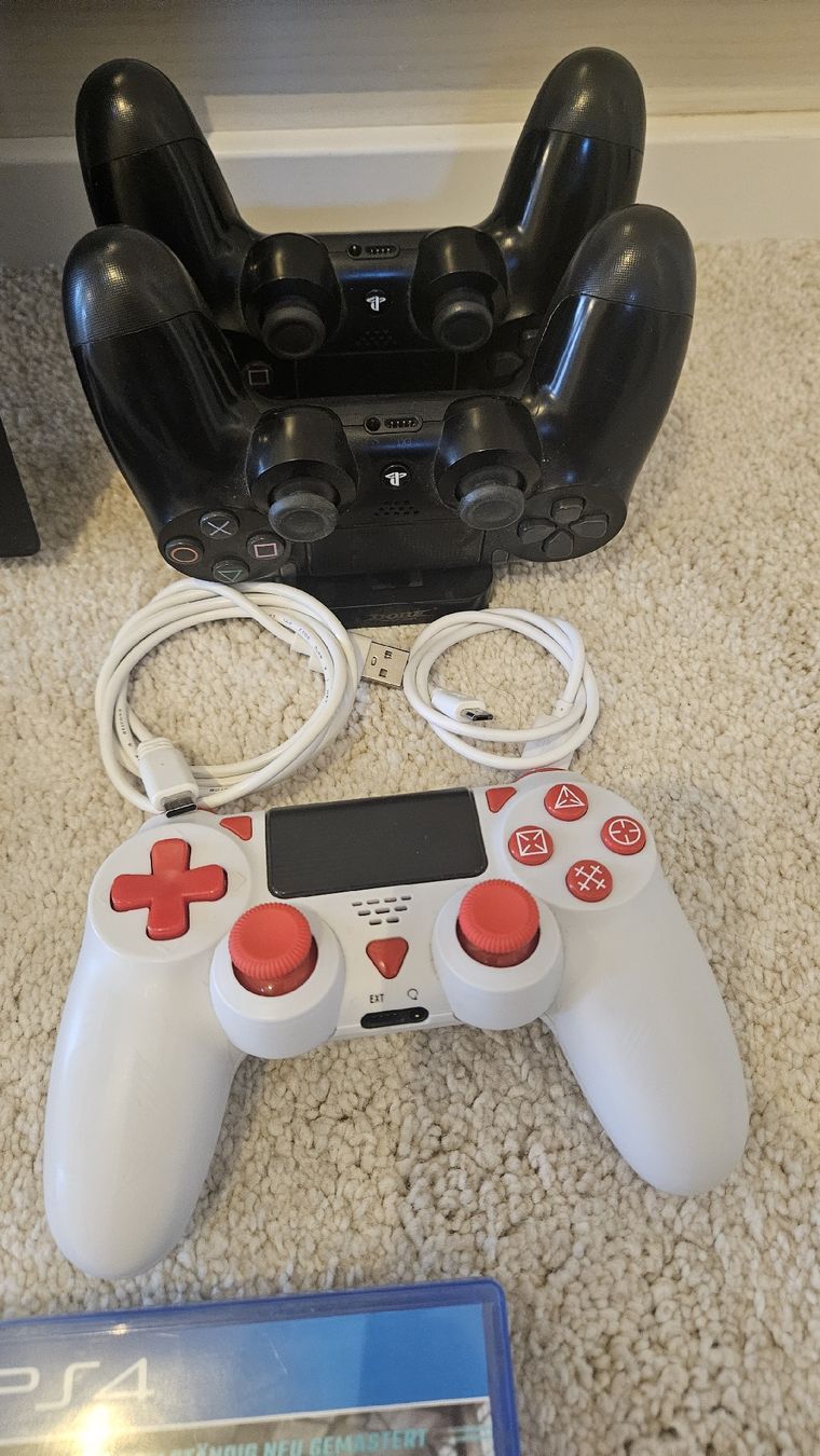 PS4 Konsole + 3 Controller + 3 Spielen (FC25 FC26 Tony Hawk) (Gebraucht ...