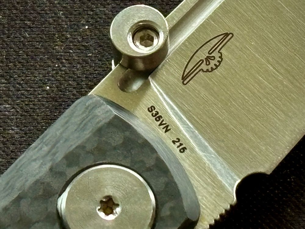 Real Steel Luna, Premium 2, S35VN, Carbonfiber mit Daumenpin (Neu ...