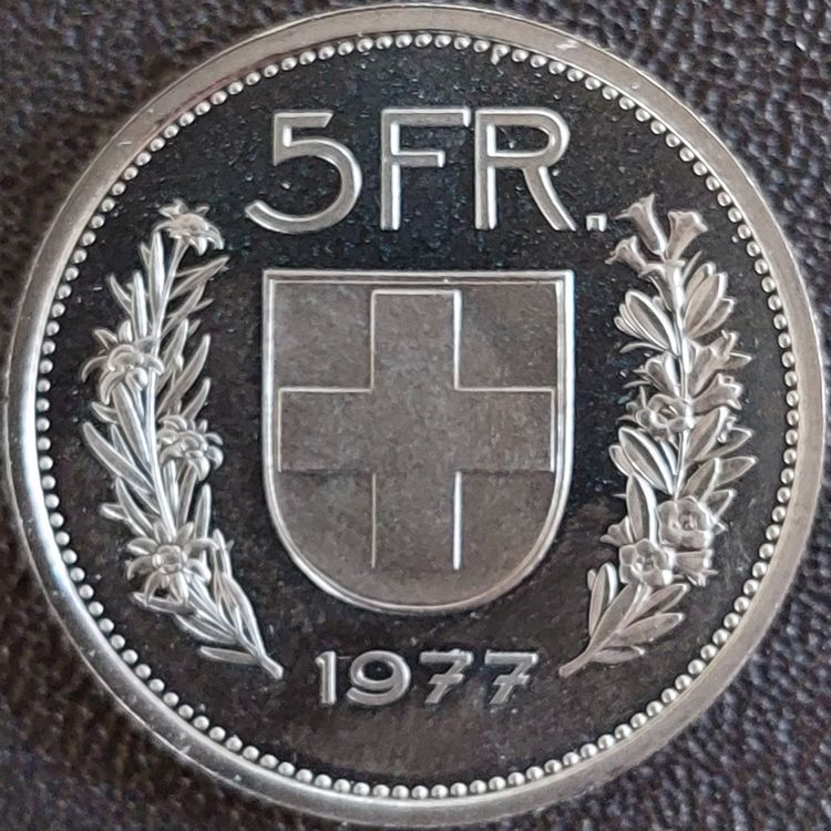 5 Franken 1977 stgl. / aus Münzsatz (Neu (gemäss Beschreibung)) in Arch für CHF 20 – mit ...