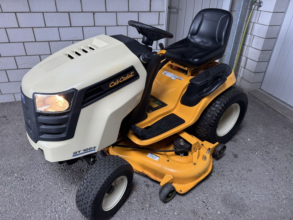 Rasentraktor Cup Cadet 24 PS ! (Gebraucht) in Niederuzwil für CHF 2100 ...