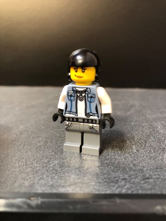 Lego figurine Hidden Side Joey (Gebraucht) in Fully für CHF 4 – mit ...
