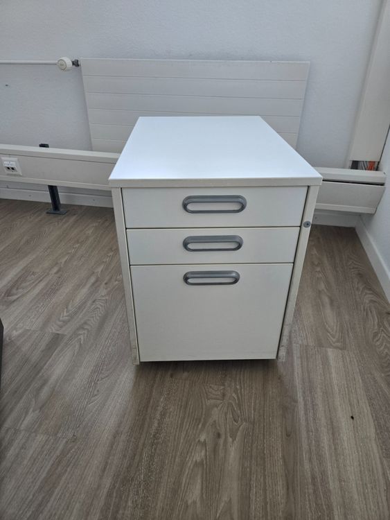 Korpus mit 3 Schubladen (Gebraucht) in Urdorf für CHF 20 – nur Abholung ...