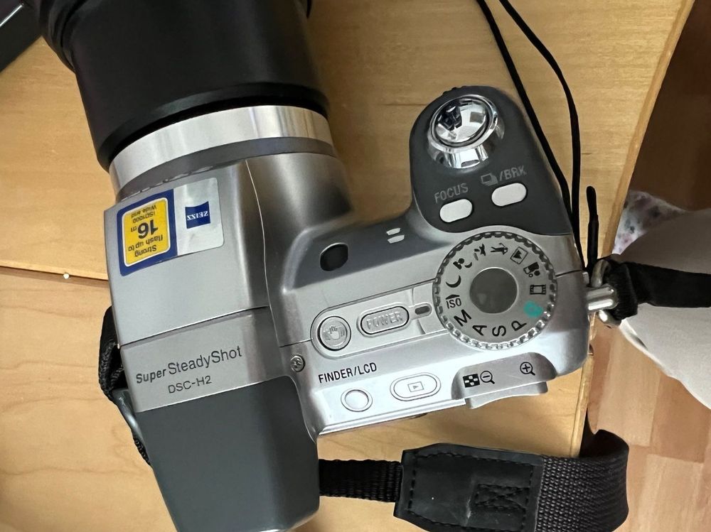 Sony Super Steady Shot DSC-H2 Kamera, Sonnenblende | Kaufen auf Ricardo