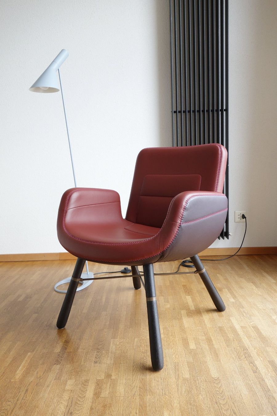 Vitra East River Chair Leder, Hella Jongerius (Neu (gemäss Beschreibung ...