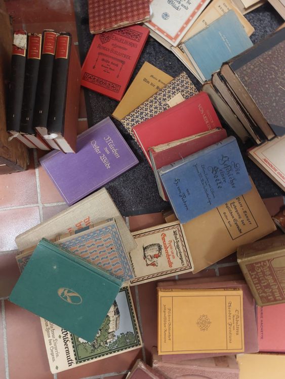 Alte/ antike Bücher (Gebraucht) in Zürich für CHF 3 – nur Abholung auf ...