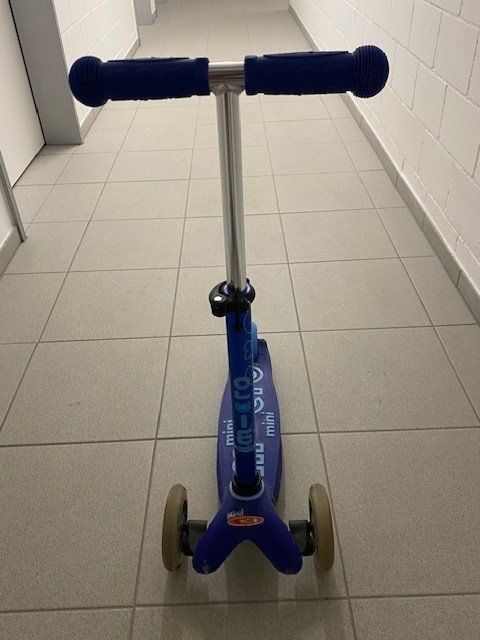 Scooter Mini Micro Deluxe "Kickboard" | Kaufen auf Ricardo