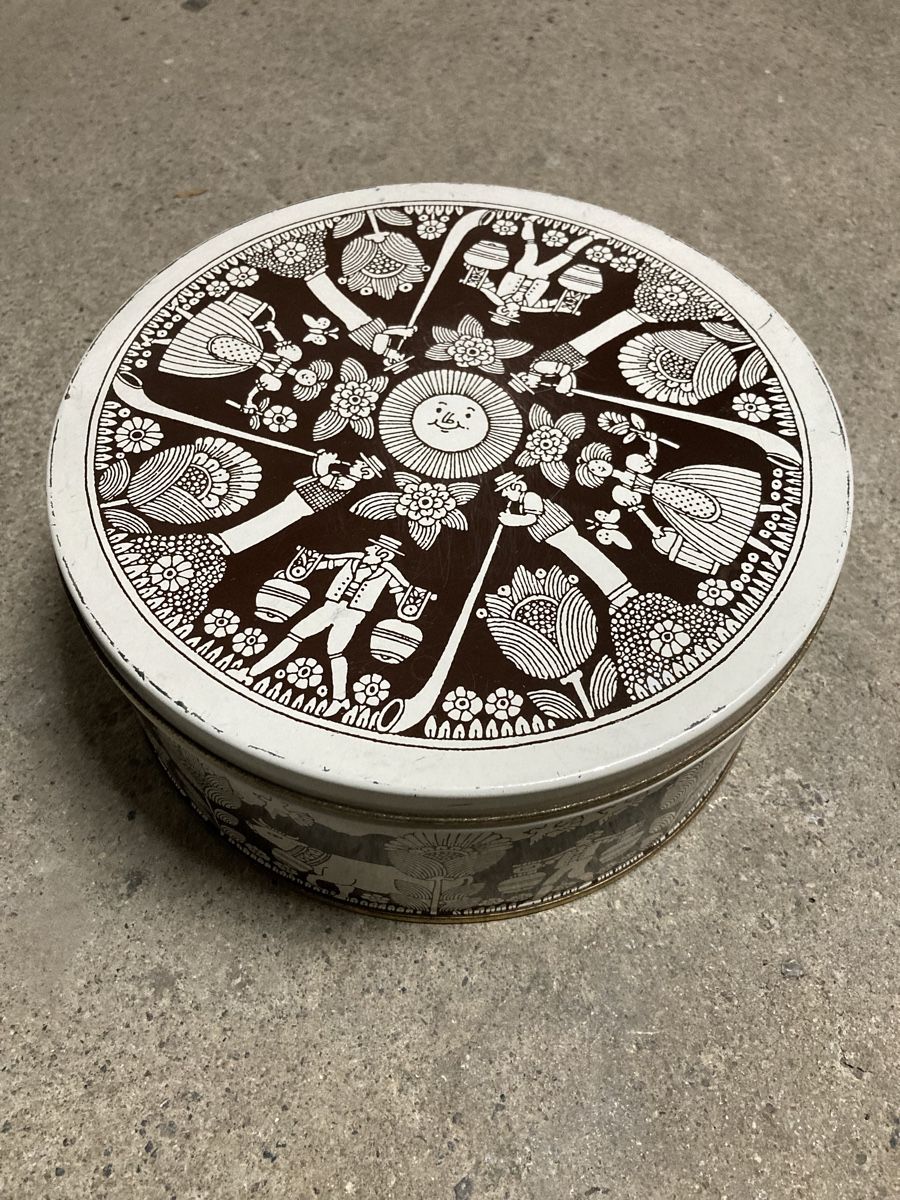 Nur Abholung! Guetzlidose Keksdose Gebäck dose Blech alt (Gebraucht) in ...