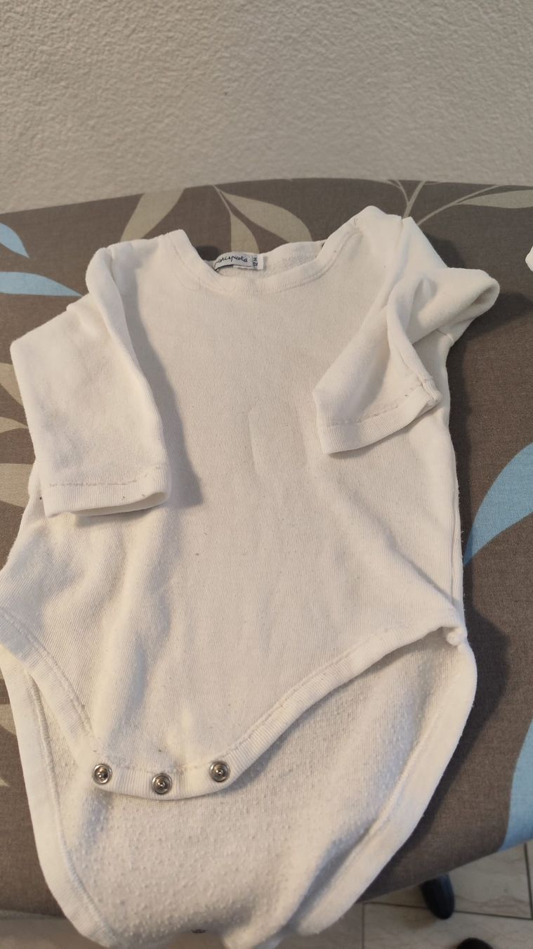 2 Baby Body Langarm Weiss Gr. 56/12M Top Zustand! (Gebraucht) in ...