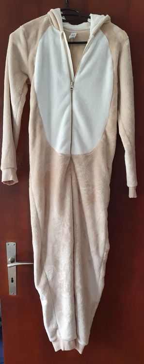 Süsser Jumpsuit aus plüsch - gr. 152 (Gebraucht) in Pfaffhausen für CHF 5 – mit Lieferung auf ...