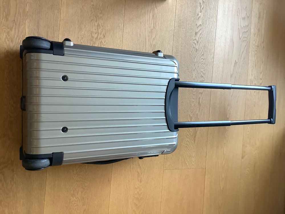 Rimowa Cabin Trolley 2 Rad (Gebraucht) in Wetzikon ZH für CHF 305 – mit Lieferung auf Ricardo kaufen
