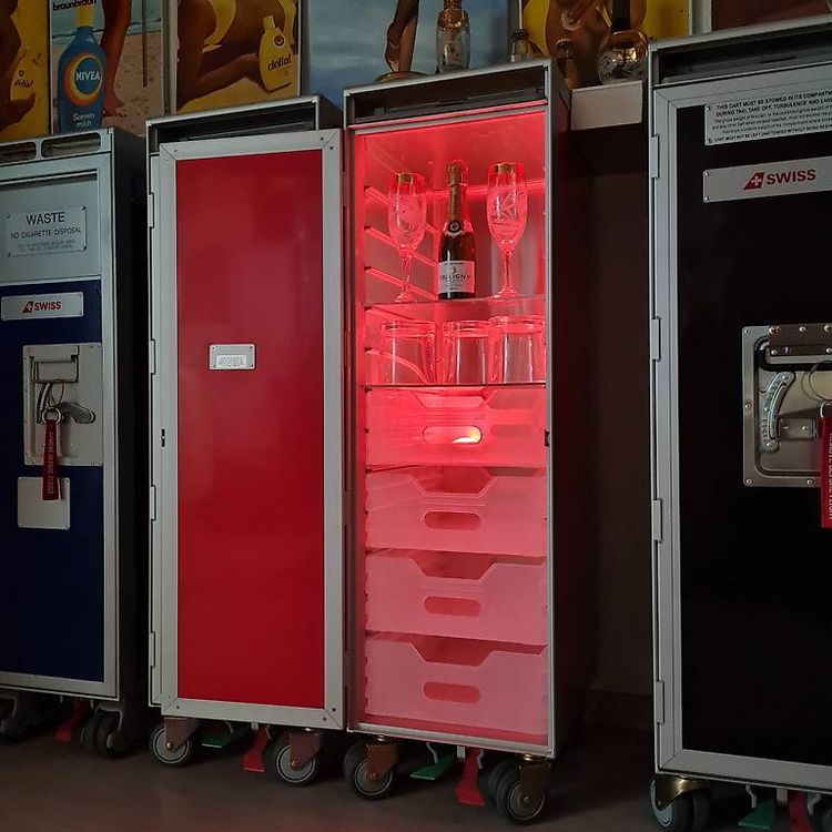 Flugzeugtrolley NEU in Rot, LED-Edition & orig. Swiss-Schils (Neu und ...