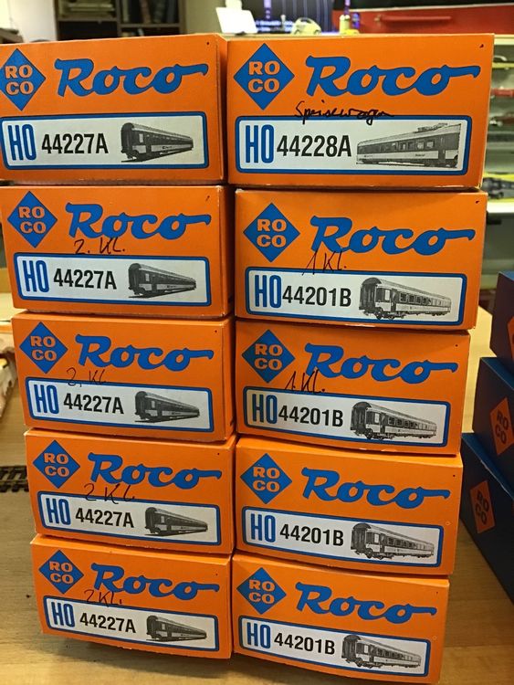 ROCO PERSONEN ZUG H0 44227A 44228A 44201B 11 TEILIG (Neu (gemäss ...