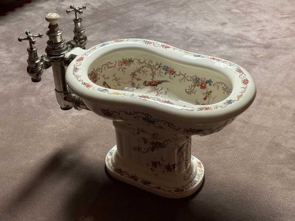 Bidet antique en porcelaine 19ème siècle (Gebraucht) in sierre für CHF ...