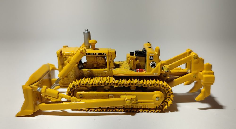 International TD25 Bulldozer 1:87 First Gear ohne Verdeck (Gebraucht ...