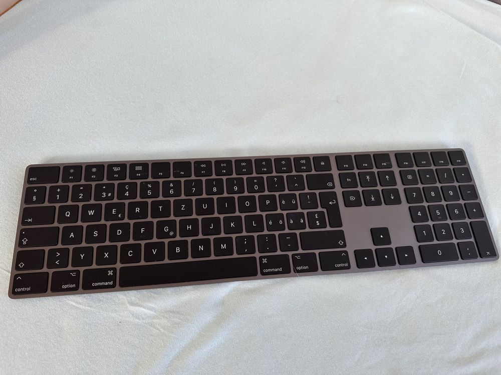 Apple Magic Keyboard with Numeric Keypad - Space Gray (Gebraucht) in Echandens für CHF 50 – mit ...