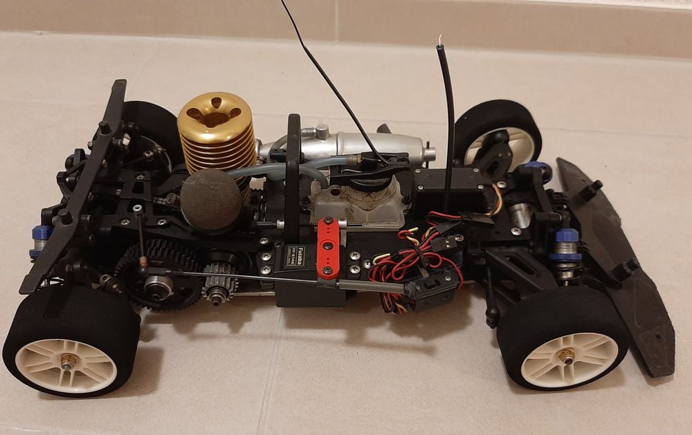 Kyosho V-One RR 1/10 Nitro & Hudy Startbox mit Akkus (Gebraucht) in ...