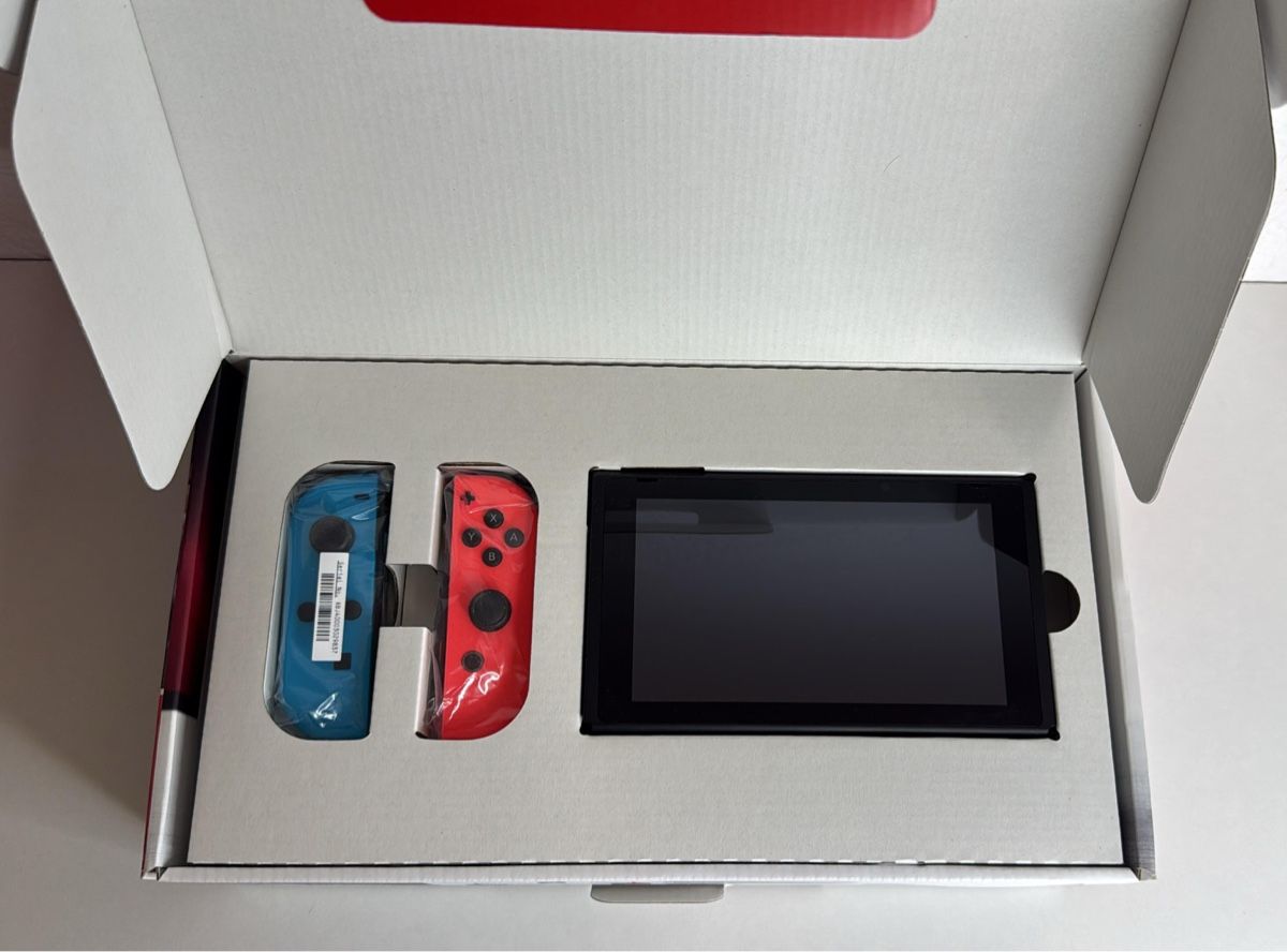 Nintendo Switch with Games - Like New Condition! (Gebraucht) in ...