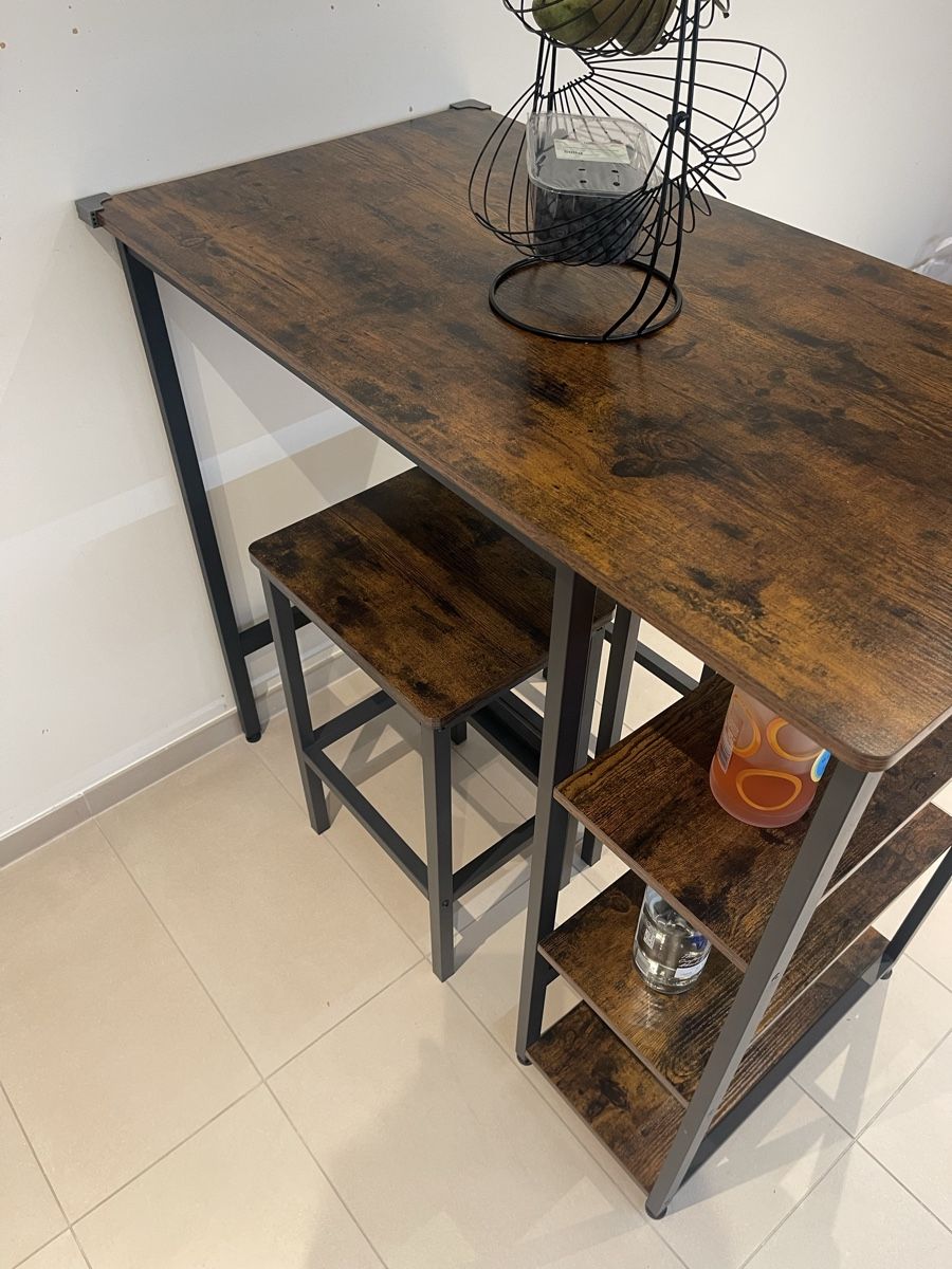 Table haute avec tabouret (D'occasion) à Bellevue pour CHF 60 – retrait ...