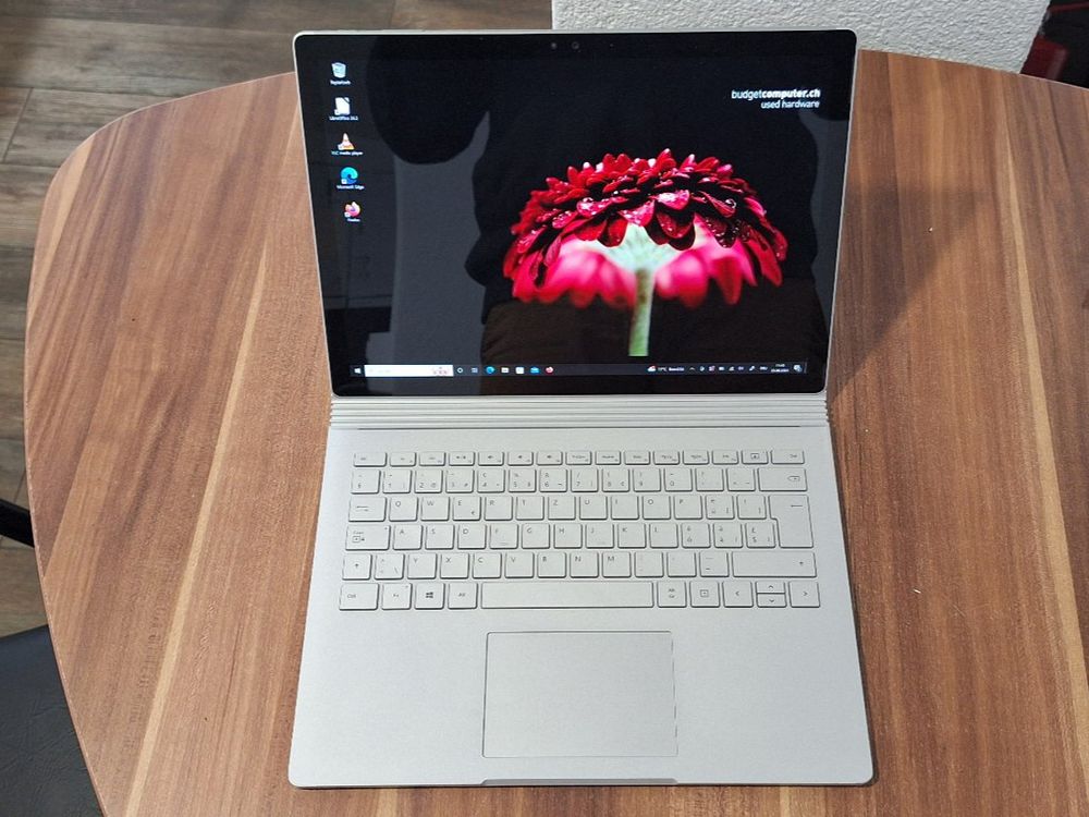 Microsoft Surface Book 13.5", siehe Beschreibung (Defekt) in Brig für ...