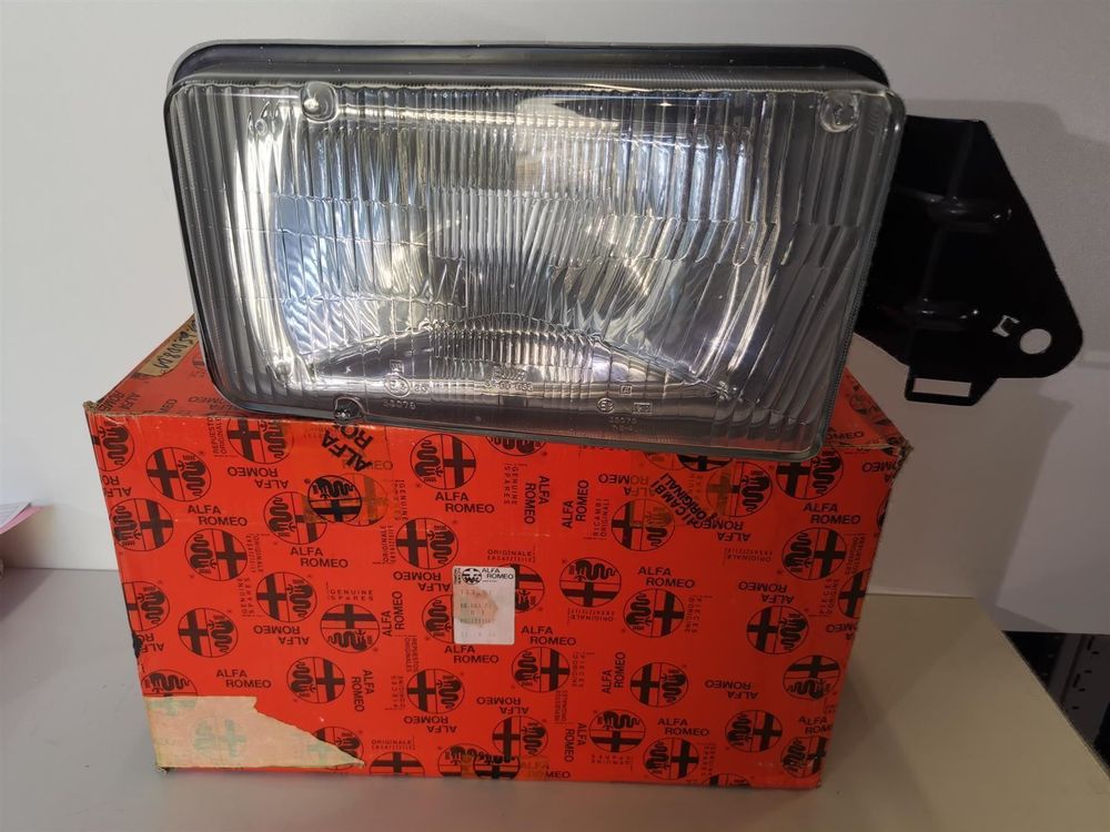 Alfetta Berlina Scheinwerfer rechts (Neu (gemäss Beschreibung)) in Thalwil für CHF 220 – mit ...