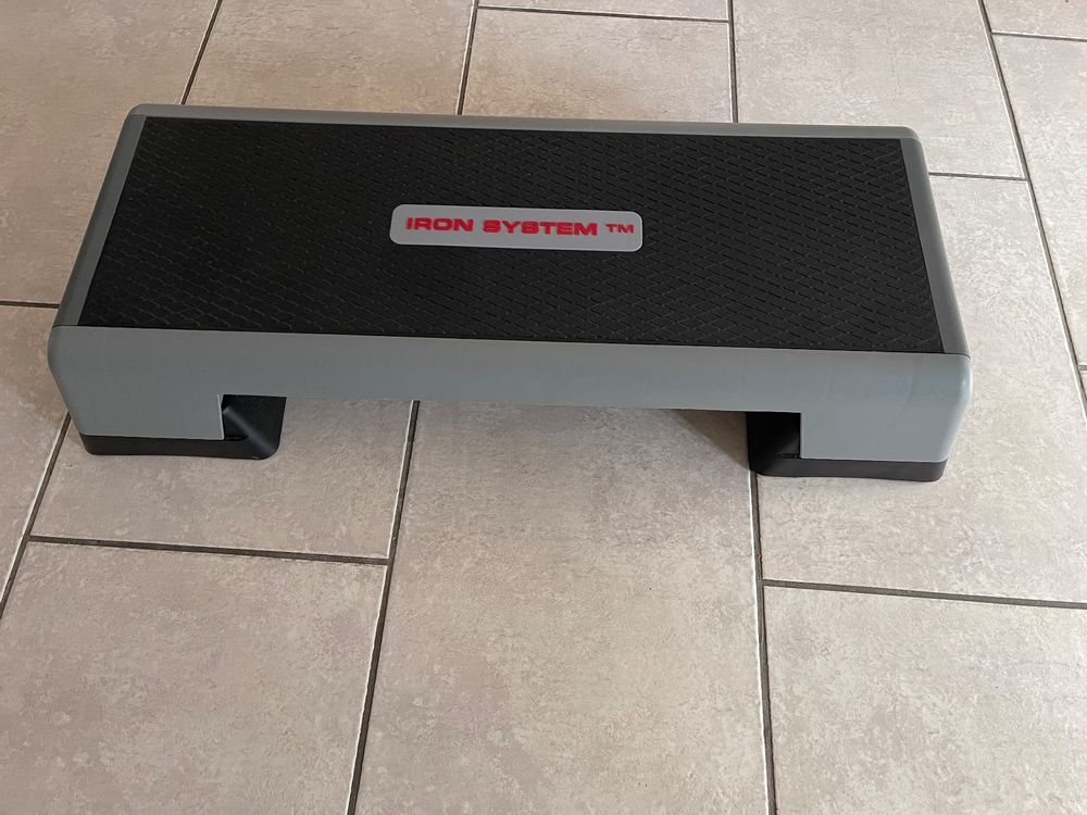 Stabiler Aerobic Stepper, Iron System, höhenverstellbar, (Gebraucht) in ...