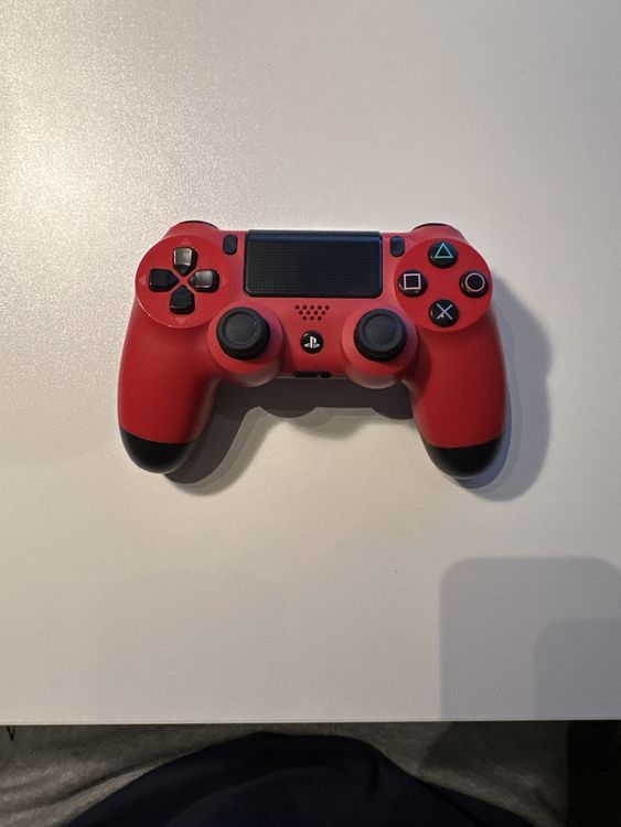 Sony Dualshock 4 PS4 Controller rot, sehr guter Zustand! (Gebraucht) in ...
