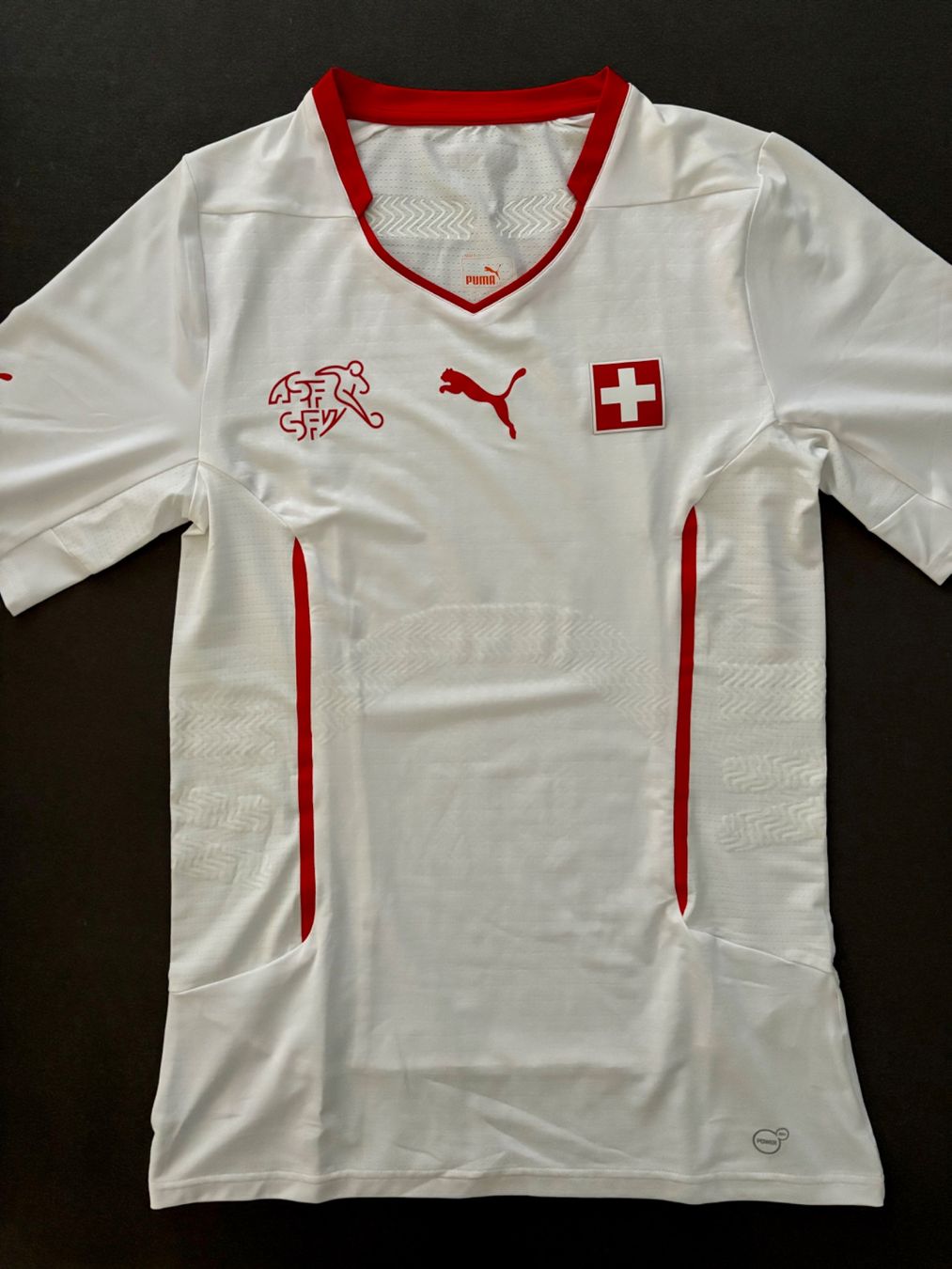 SCHWEIZER NATI TRIKOT PUMA FUSSBALL SHAQIRI XHAKA AKANJI (Neuf avec ...
