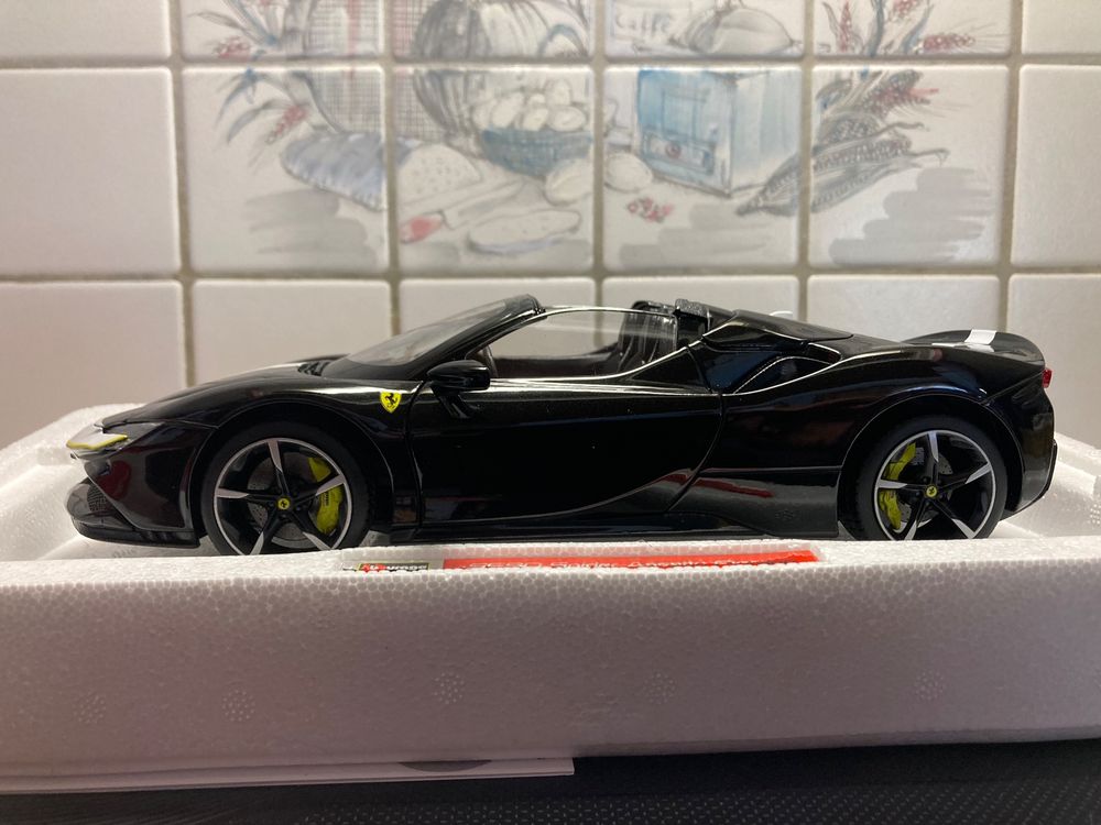 Ferrari Signature SF90 Spider 1/18 schwarz NEU/OVP | Kaufen auf Ricardo