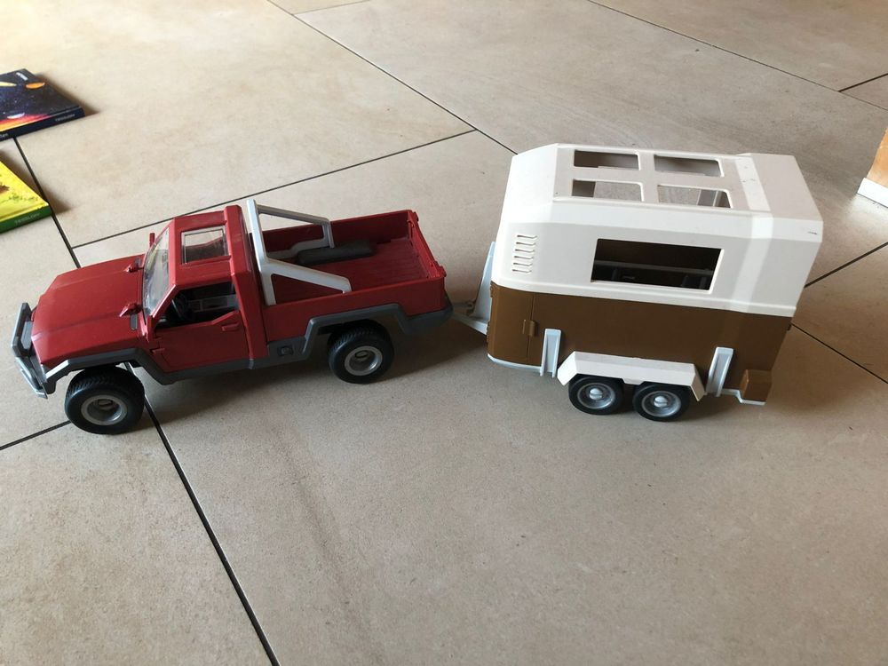 Jeep mit Pferdeanhänger von Schleich----Preissenkung---- (Gebraucht) in ...