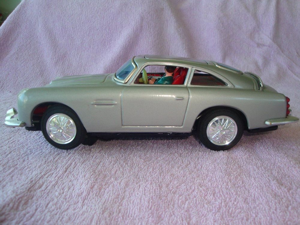 alter James Bond Aston Martin aus Blech | Kaufen auf Ricardo