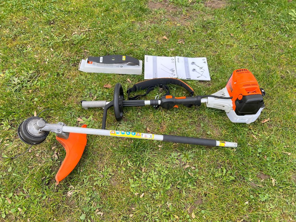 Neuwertige Rasentrimmer STIHL KM 131 R, 2020 | Kaufen auf Ricardo