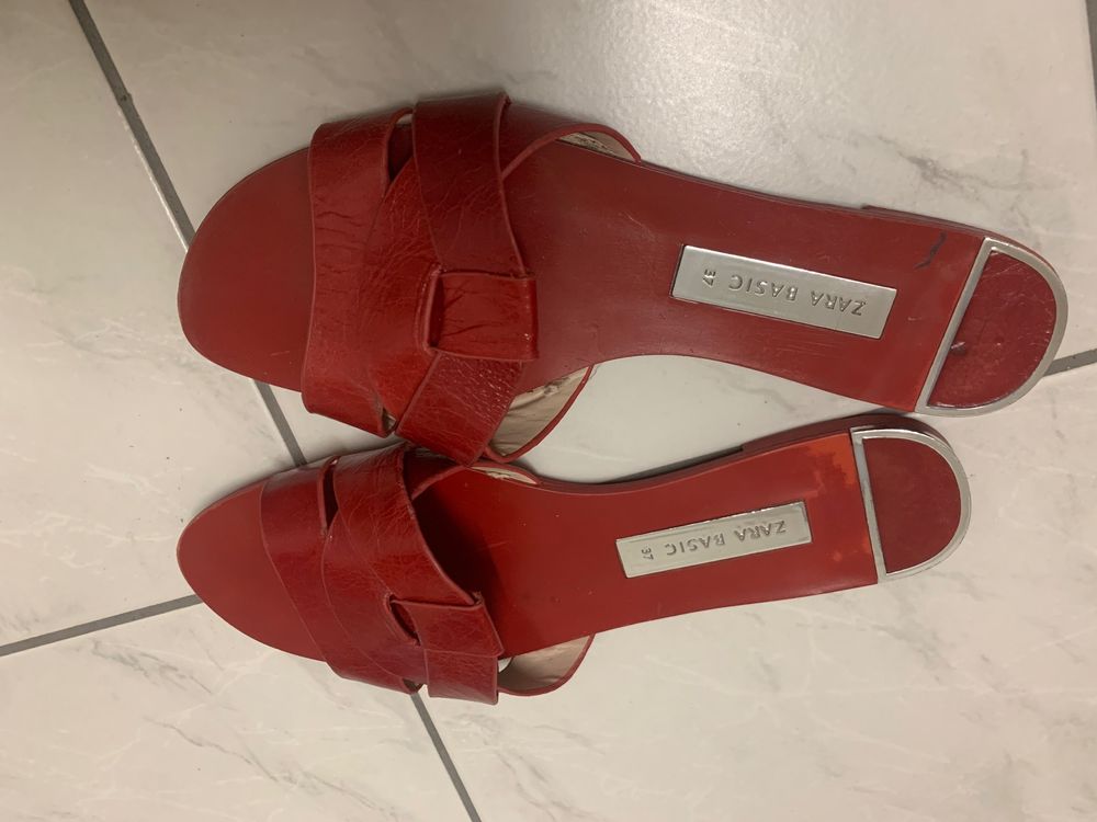 Rote Zara Leder Slides | Kaufen auf Ricardo