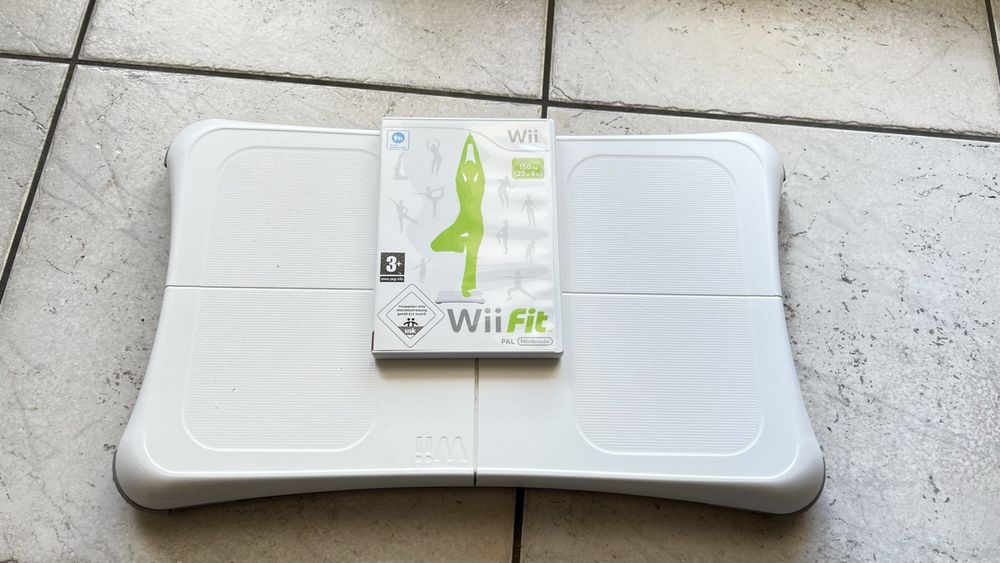 Wii Board mit Wii Fit (Gebraucht) in Russikon für CHF 6 – nur Abholung ...