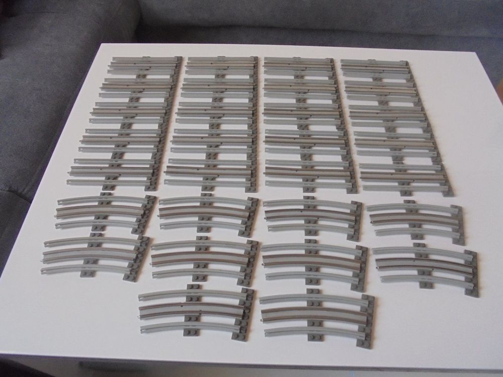 LEGO - EISENBAHN - 20 GERADE - SCHIENEN - 10 GEBOGENE - 12V (Gebraucht) in Gelterkinden für CHF ...