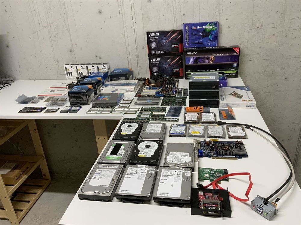 Riesiger PC/Server/Tablet Komponente LOT (Gebraucht) in für CHF 1277 – nur Abholung auf Ricardo ...