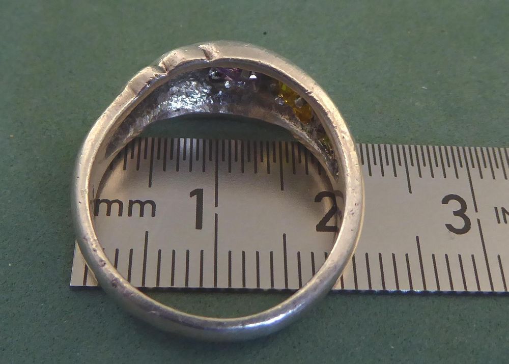 Ring 925 Silber wir gehen von synthetischen Steinchen aus (Gebraucht ...