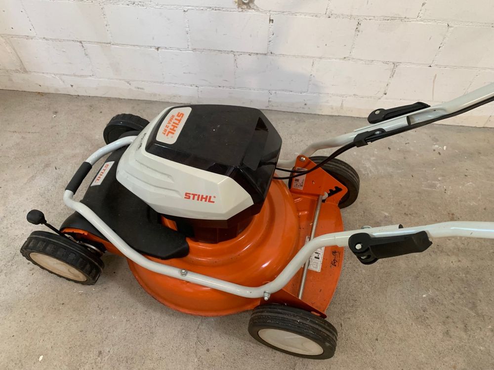 Stihl Akkumäher Rasenmäher RMA 2 RT, ohne Akku (Gebraucht) in ...