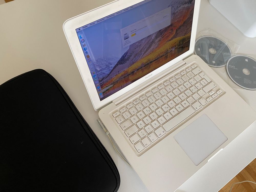 MacBook 13 Mid 2010 (Defekt) in Basel für CHF 45 – mit Lieferung auf ...