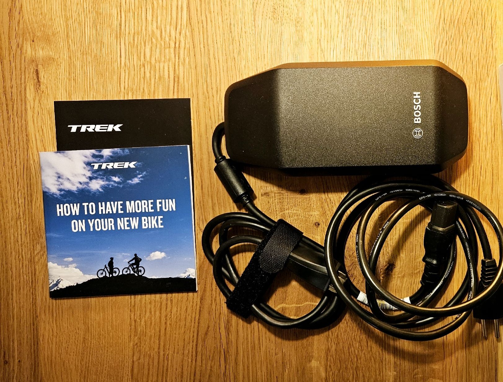 Bosch E-Bike Ladegerät 4A Charger BPC3400, Top Zustand! (Gebraucht) in Zürich für CHF 45 – mit ...