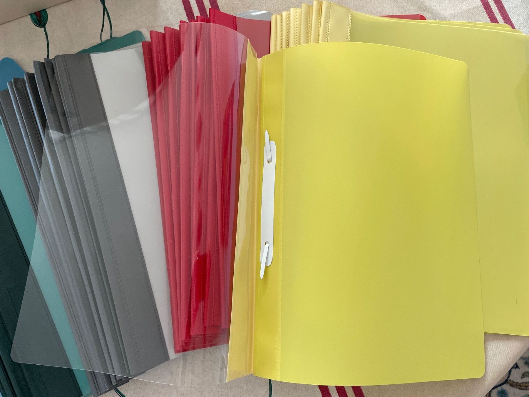 50 dossiers de présentation en plastique avec fixation (Neuf (Voir ...