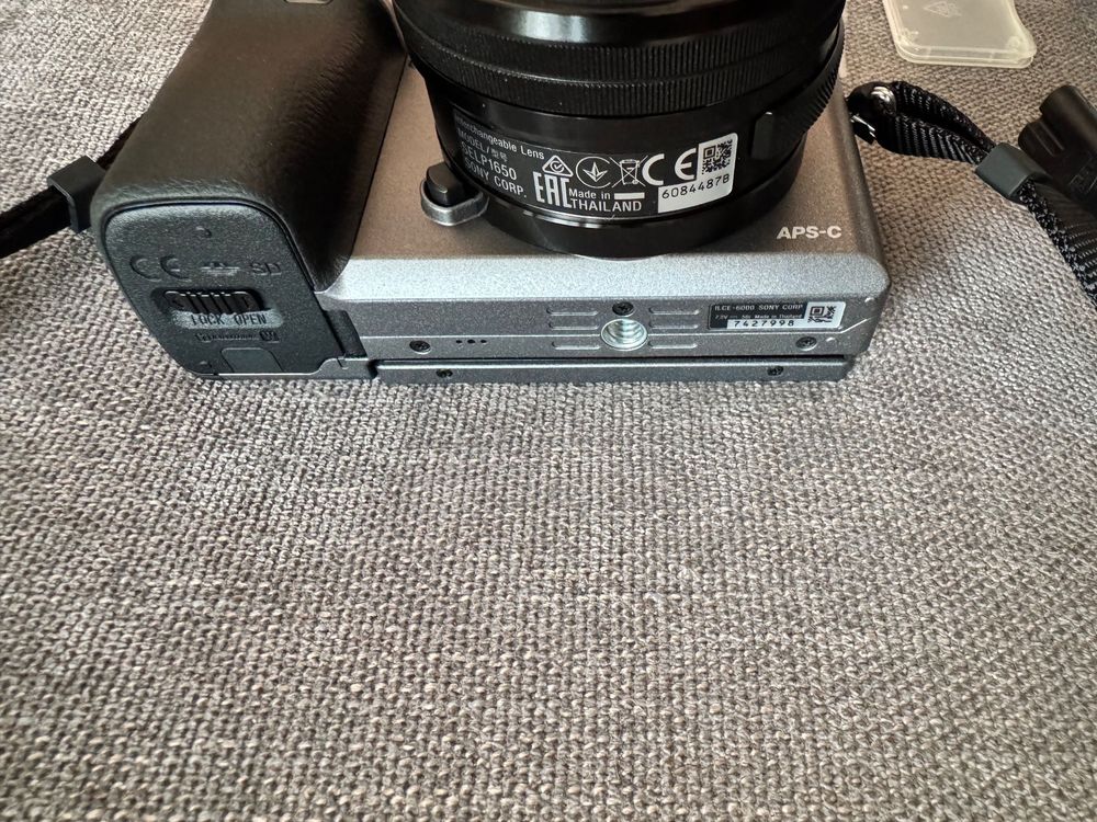 Sony Alpha 6000 Systemkamera / PEAK Design Everyday Sling 3L (Neu ...