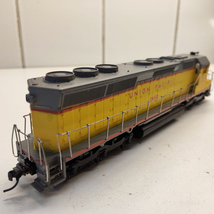 ATHEARN Union Pacific Diesellok SD 45, Lok-Nr. 3600 (Neu (gemäss Beschreibung)) in Seuzach für ...