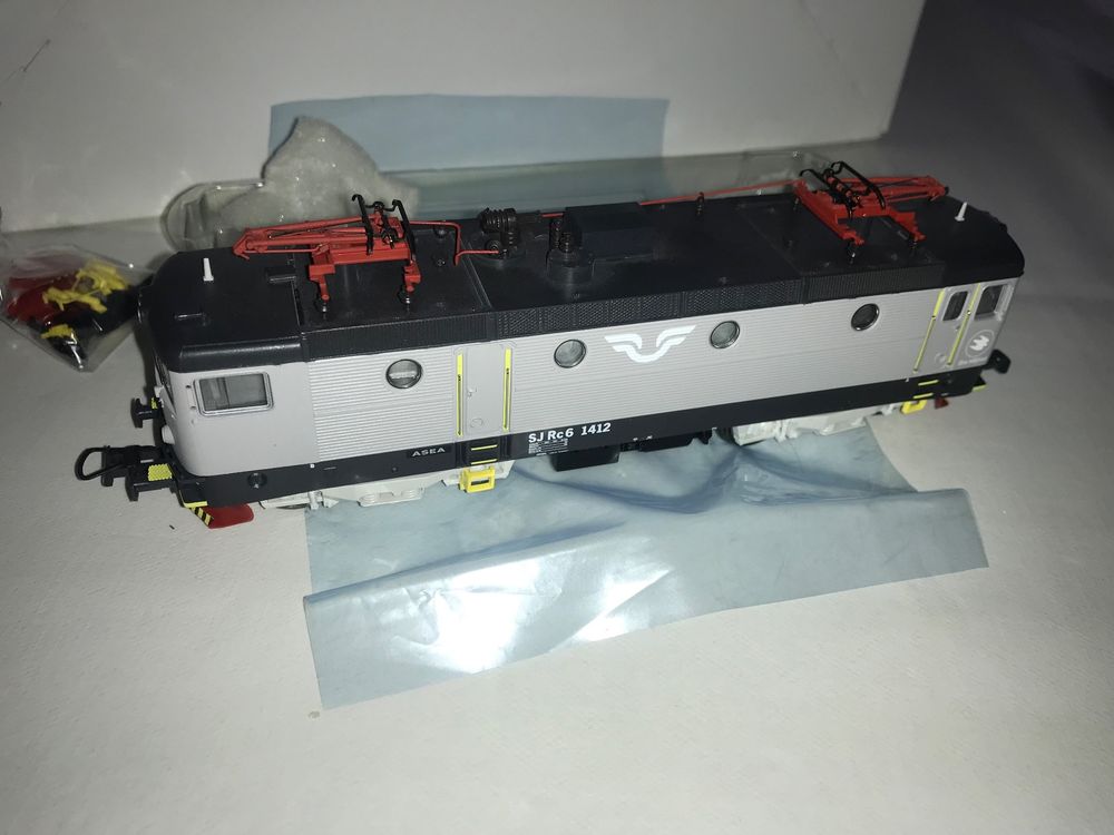 Neuwertige Rc6 der SJ, Roco, läuft ausgesprochen gut, analog (Neu und ...