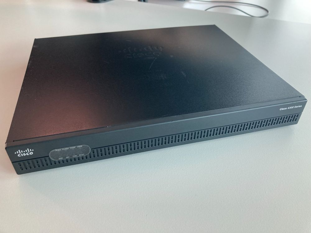 CISCO 4321 Router 4300 Series mit FW - 4 Ports (Gebraucht) in Zürich ...